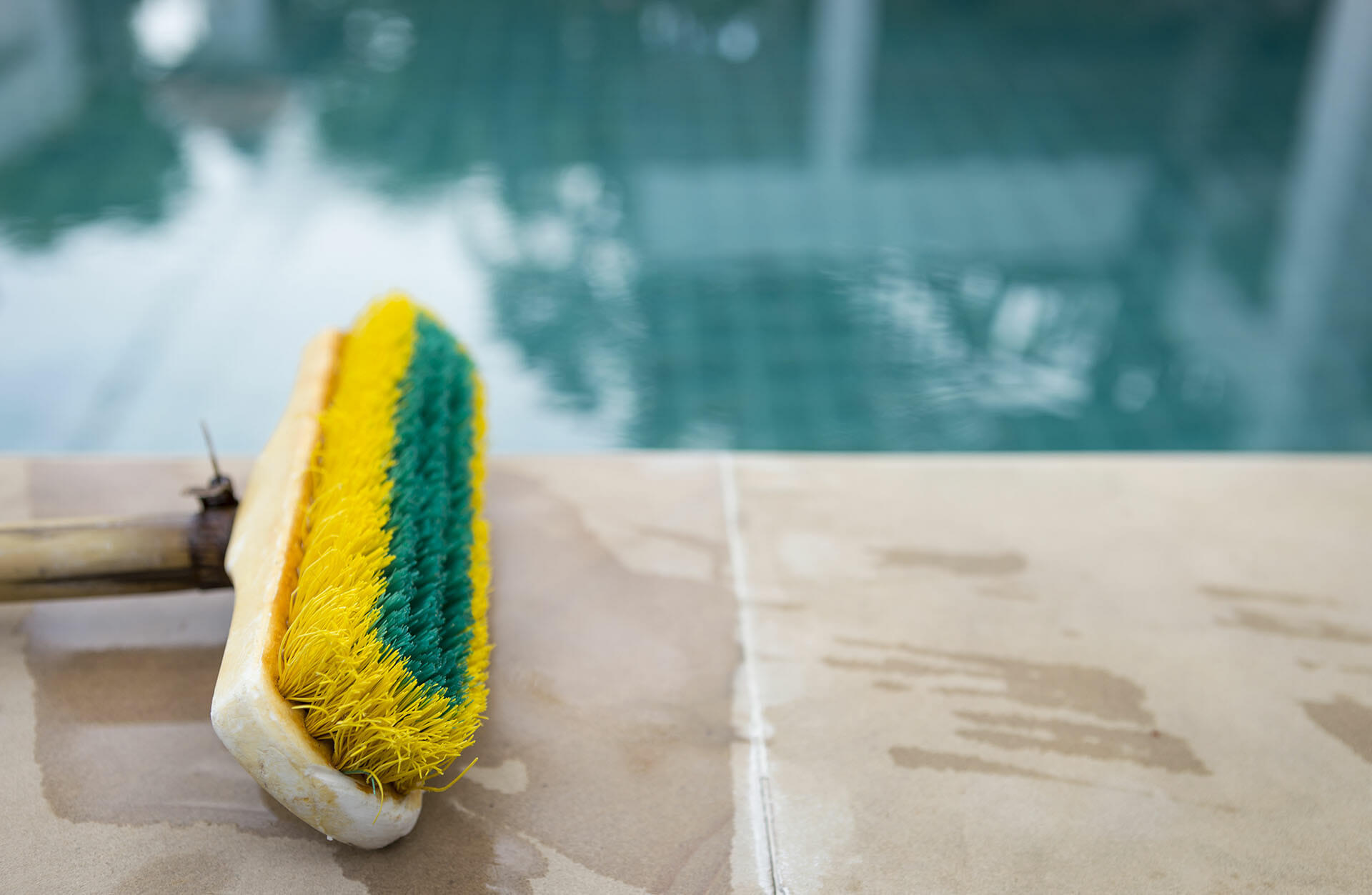 Effective Ways to Clean Calcium Scale from Pools
